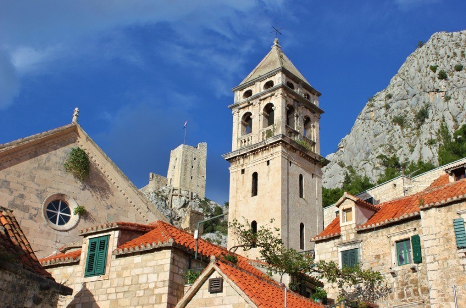 Hiking to Starigrad Fortress in Omis, Croatia for stunning views